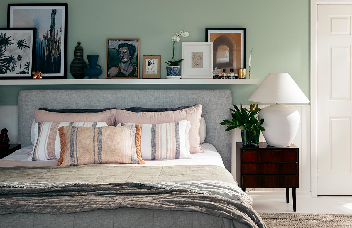 Make your bedroom a sanctuary with functional design│KING
