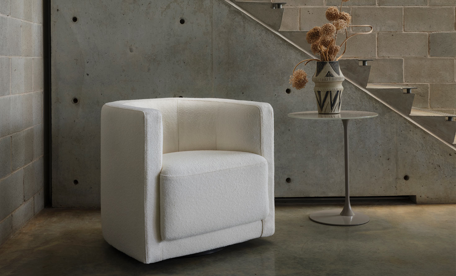 King furniture swivel chair store